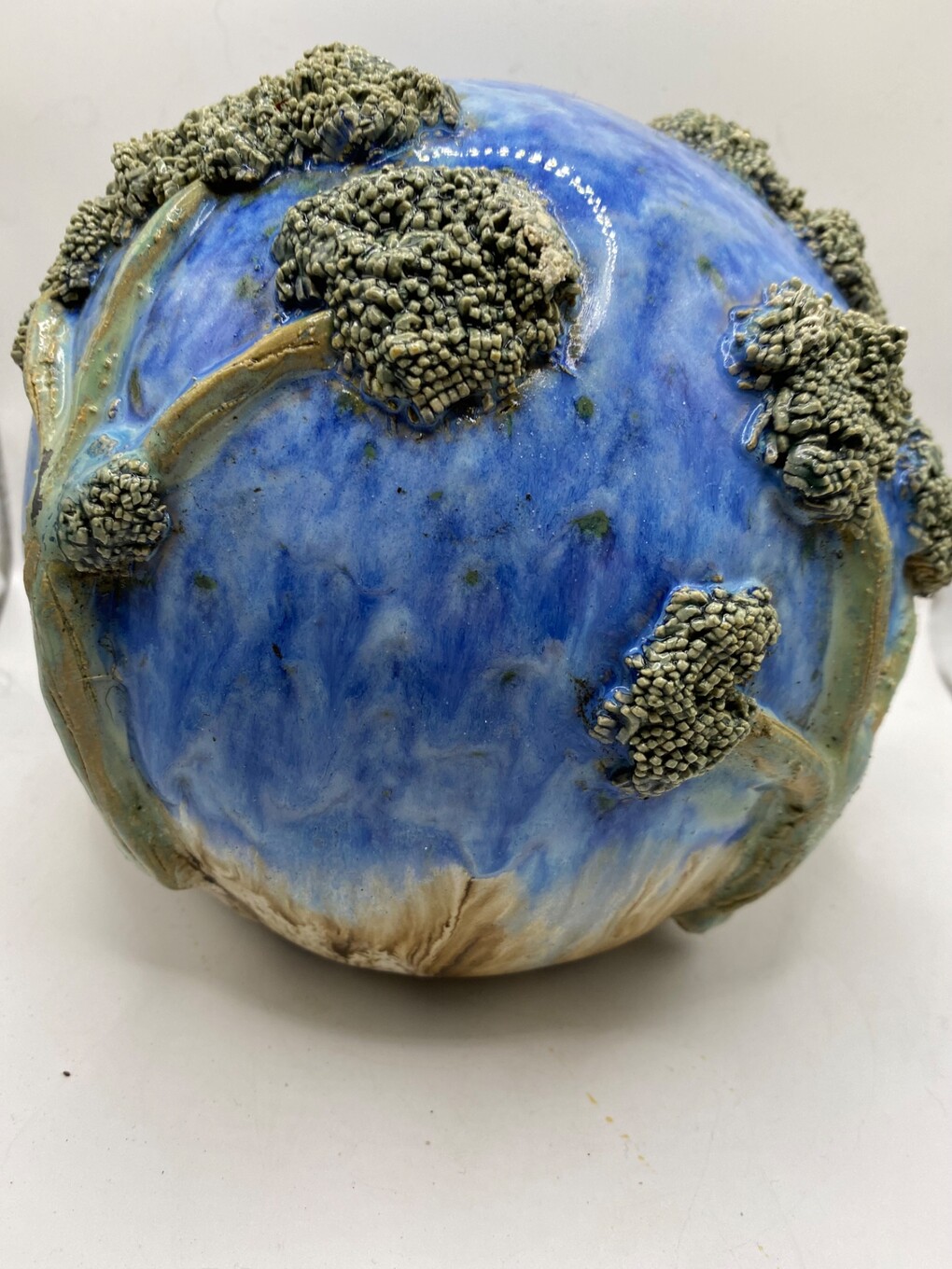 Globe, bol van keramiek met bomen en zand, zee en lucht - Swan Market ...