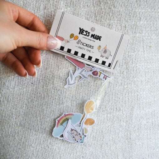 Poster - The little girl & the whale - Swan Market | Conceptstore voor Creatieve Kado's